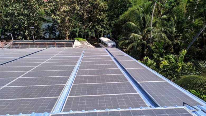 Monitoring & Control Solutions for Solar Power Systems - Elum