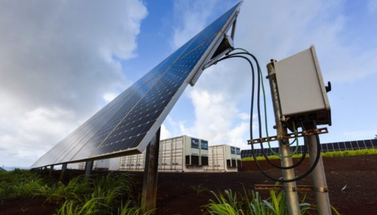 Managing Solar Security: Prioritizing Safety and Protection - Elum